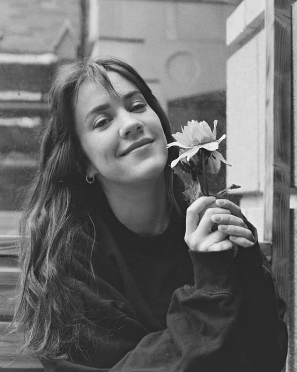 Bess Atwell — Musical artist from United Kingdom | Biography & Wiki