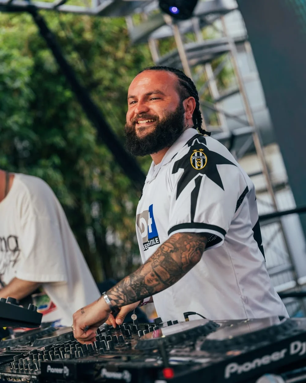 Moojo — Musical artist from France | Biography & Wiki